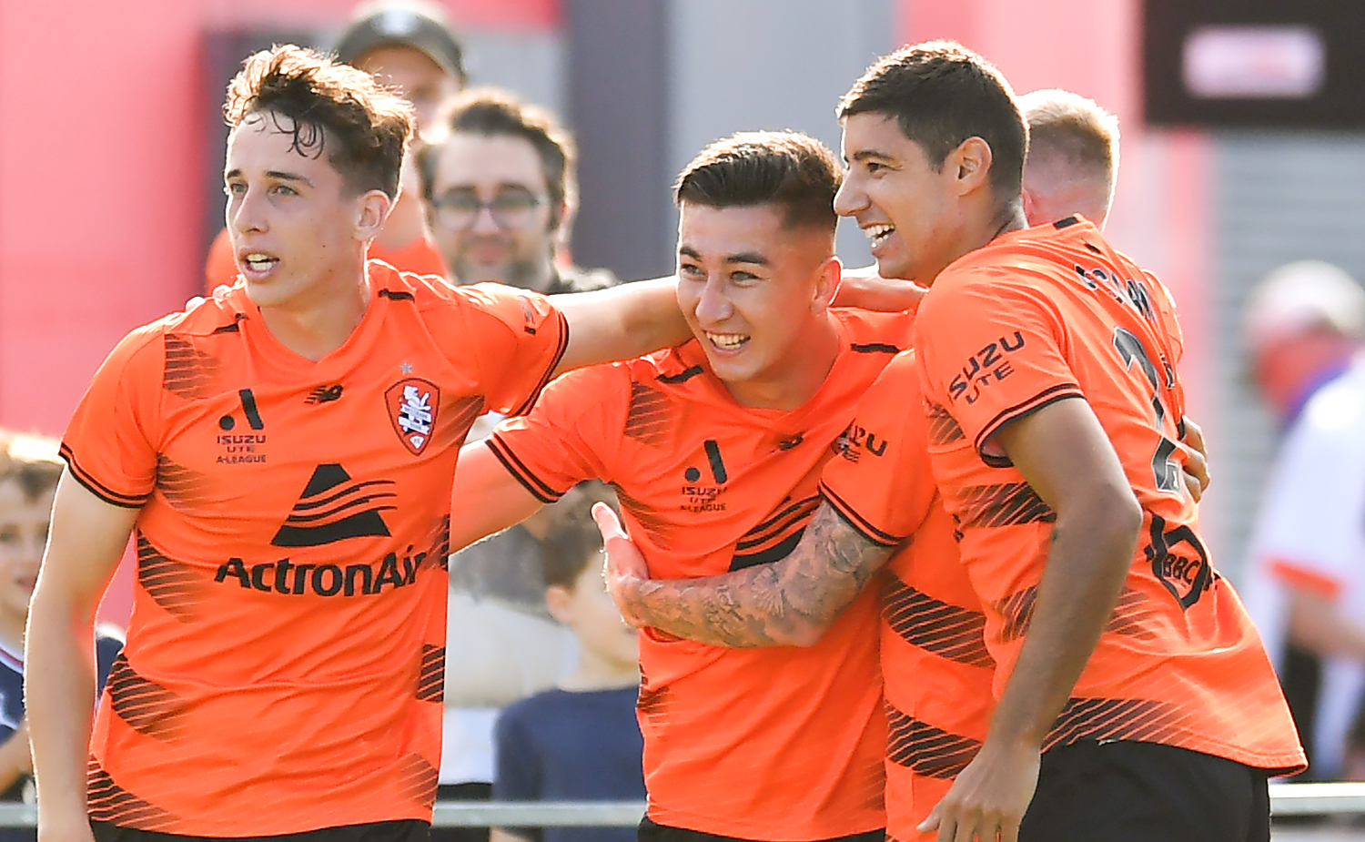 Akbari, Hore on target as Roar overcome in-form Phoenix - Brisbane Roar
