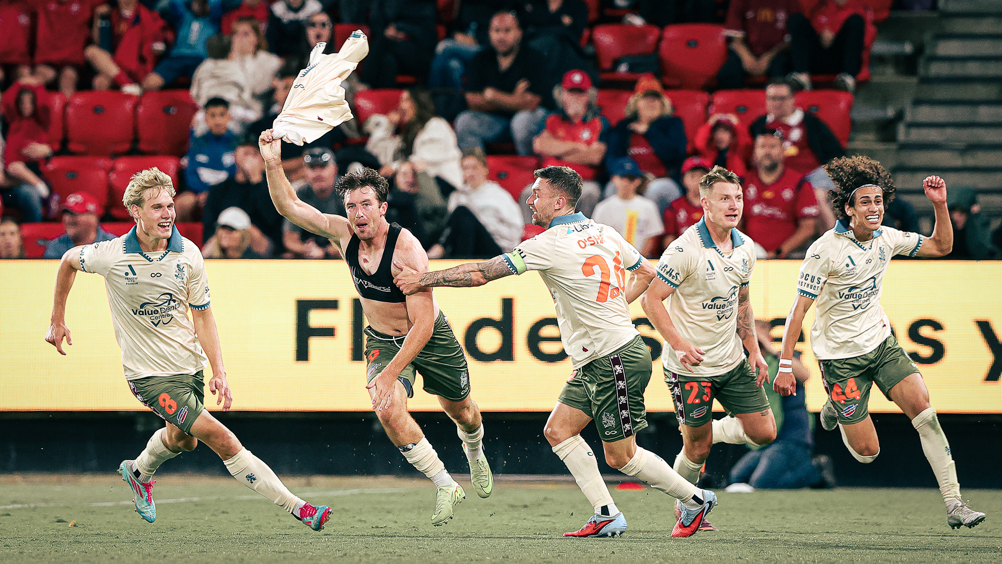 Roar climb to second after Chris Long wonder strike steals all three ...